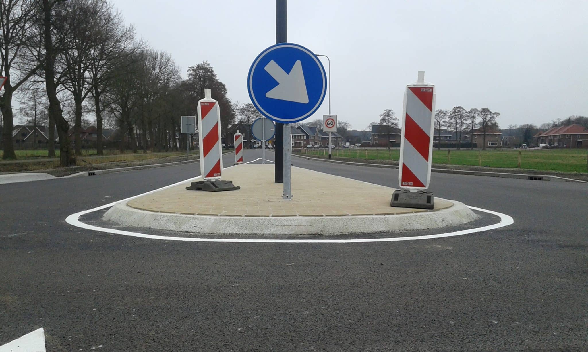 Mounting traffic signs Rijkswaterstaat - National